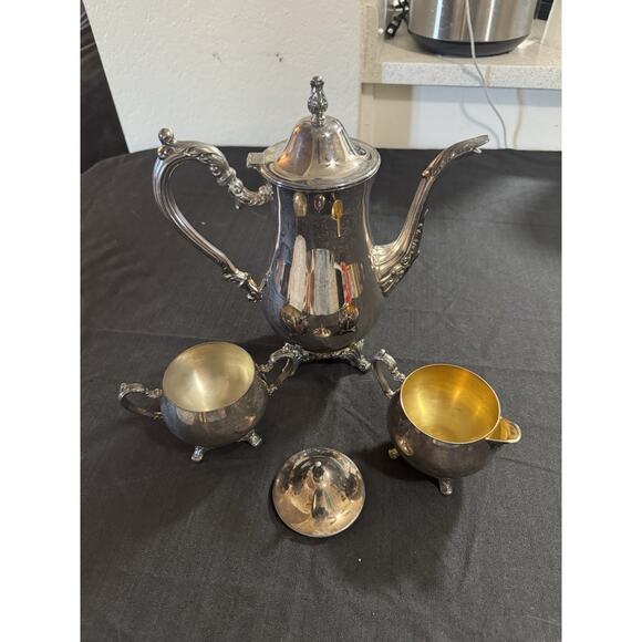 Oneida | Dining | Vintage Oneida Usa Silver Plate Coffee Or Tea Pot ...